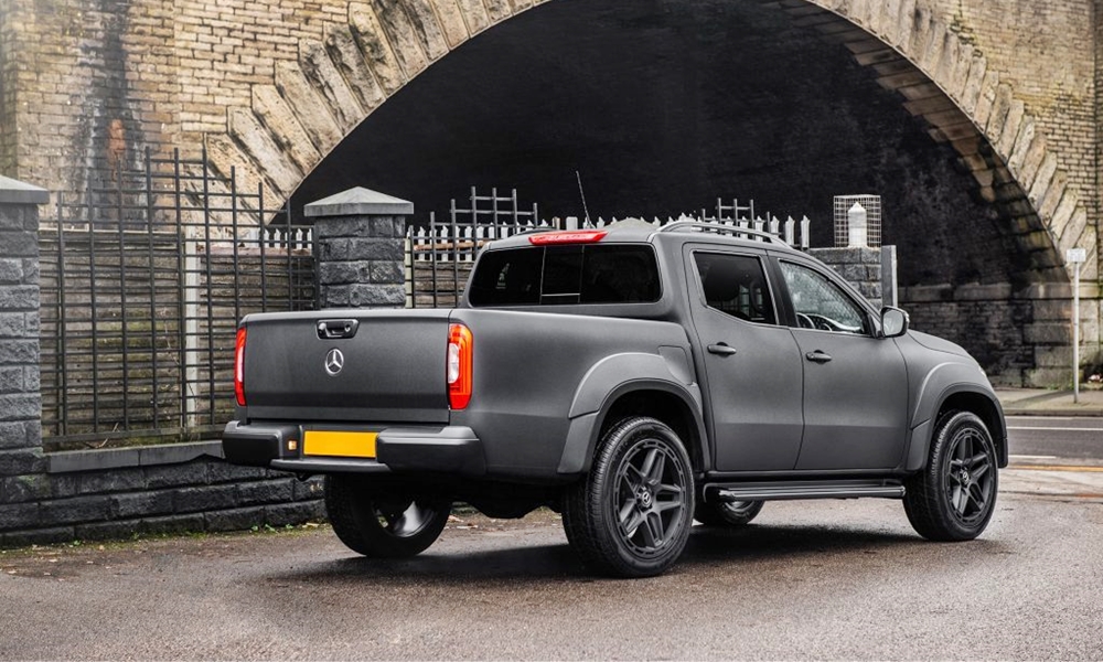 Η Kahn κάνει σαν στρατιωτική τη Mercedes X-Class