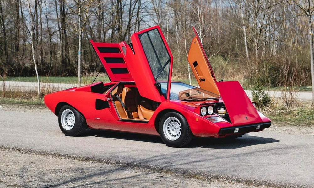 Σε δημοπρασία μία σπάνια Lamborghini Countach