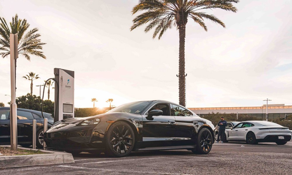 Με μεγαλύτερη αυτονομία η Porsche Taycan