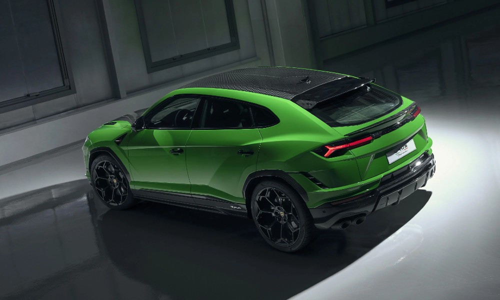 Η Lamborghini Urus γίνεται υβριδική