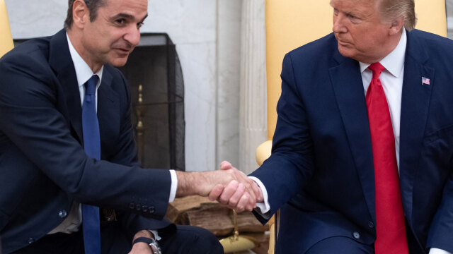 Μητσοτάκης-Τραμπ: Δεκάλεπτη τηλεφωνική επικοινωνία - Τον προσκάλεσε ...