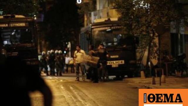 Επίθεση σε διμοιρία των ΜΑΤ με πέτρες και μολότοφ