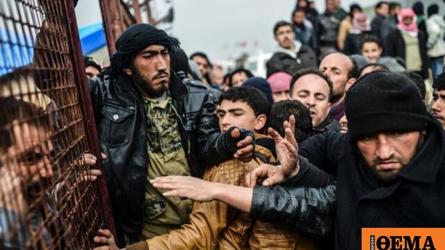 Hundreds of Isis defectors mass on Syrian border hoping to flee