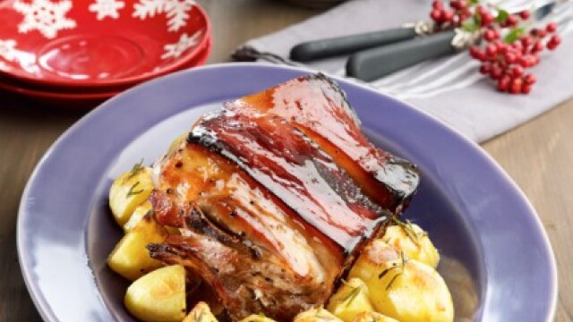 Γουρουνάκι με πατάτες στο φούρνο