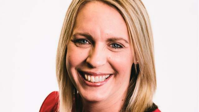 Lisa Shaw: Από επιπλοκές του εμβολίου της AstraZeneca πέθανε η ...