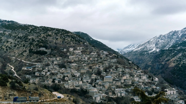 Road trip στα Τζουμέρκα: O επιβλητικός χειμερινός προορισμός με την ...
