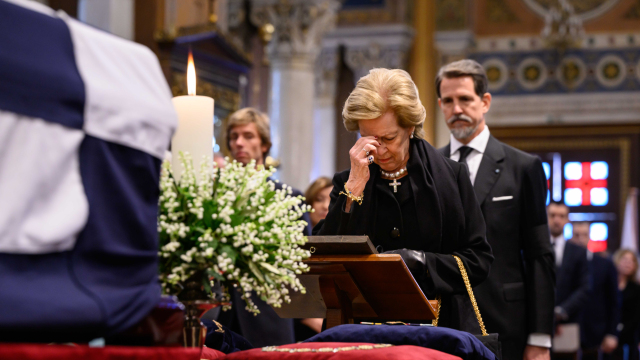 Κηδεία Κωνσταντίνου: Τι γράφουν τα διεθνή μέσα - Η Άννα Μαρία, το λαϊκό ...