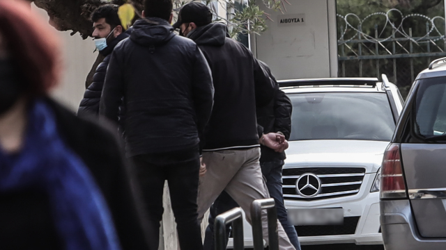 Βιασμός 12χρονης στον Κολωνό: Στους 29 οι συλληφθέντες- Ανάμεσά τους ...