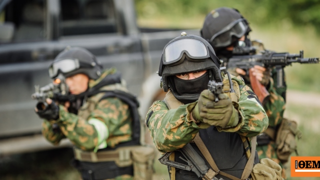 Ρωσία: Η FSB έθεσε υπό κράτηση τρεις ανθρώπους που τους κατηγορεί για ...