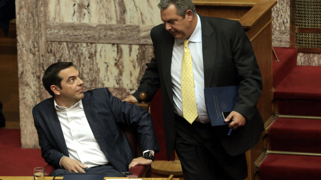 Βγαίνουν από την ντουλάπα οι... σκελετοί της διακυβέρνησης ΣΥΡΙΖΑ/ΑΝΕΛ ...
