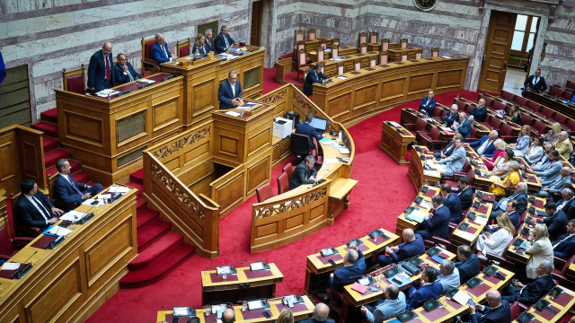 «Ναι» στην συντριπτική πλειονότητα των άρθρων στα νομοσχέδια που έφερε ...