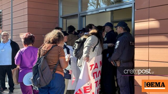 Στο Βενιζέλειο νοσοκομείο ο Μιχάλης Χρυσοχοϊδης