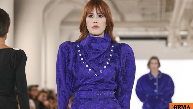 Σε αυτή την επίδειξη μόδας εμφανίστηκαν μοντέλα μόνο άνω των 40 ετών