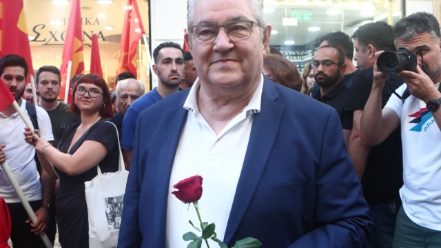 Δημήτρης Κουτσούμπας για Στέφανο Κασσελάκη: Λέει ότι είναι ιερή ...