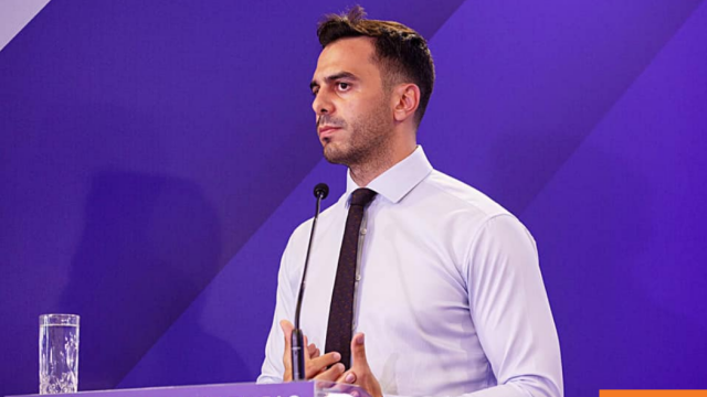 Χριστοδουλάκης για Freedom Pass στους νέους: Φτηνή εξαγορά