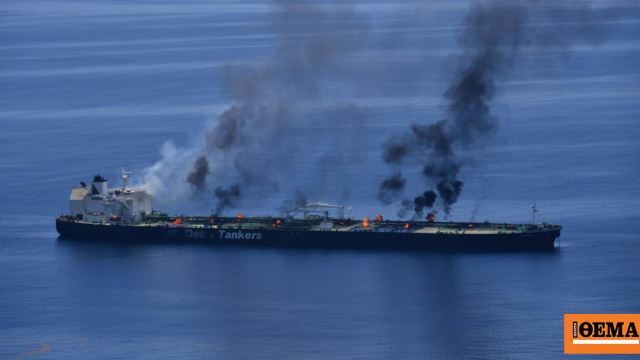 Το ελληνόκτητο πλοιο Sounion παραμένει φλεγόμενο από την 23η Αυγούστου ...