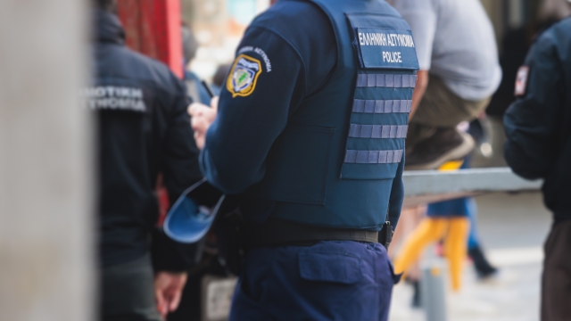 Σοκάρουν οι αποκαλύψεις για τον αστυνομικό της Βουλής - «Κλειδί» η ...