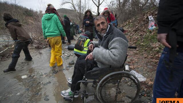 12 Greek reporters released by FYROM authorities