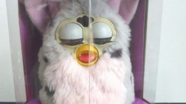 Ψάξτε αν έχετε Furbies - Ίσως αξίζουν μία περιουσία και δεν το ξέρετε