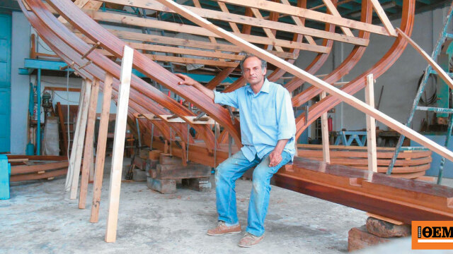 Η ιστορία των καρνάγιων: Ο ναυπηγός που σώζει τα ελληνικά ξύλινα σκαριά