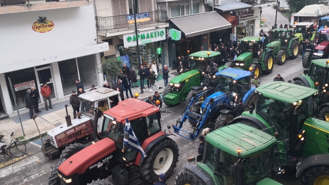 Αγροτικές κινητοποιήσεις: Μπήκαν με τα τρακτέρ μέσα στα Τρίκαλα οι ...