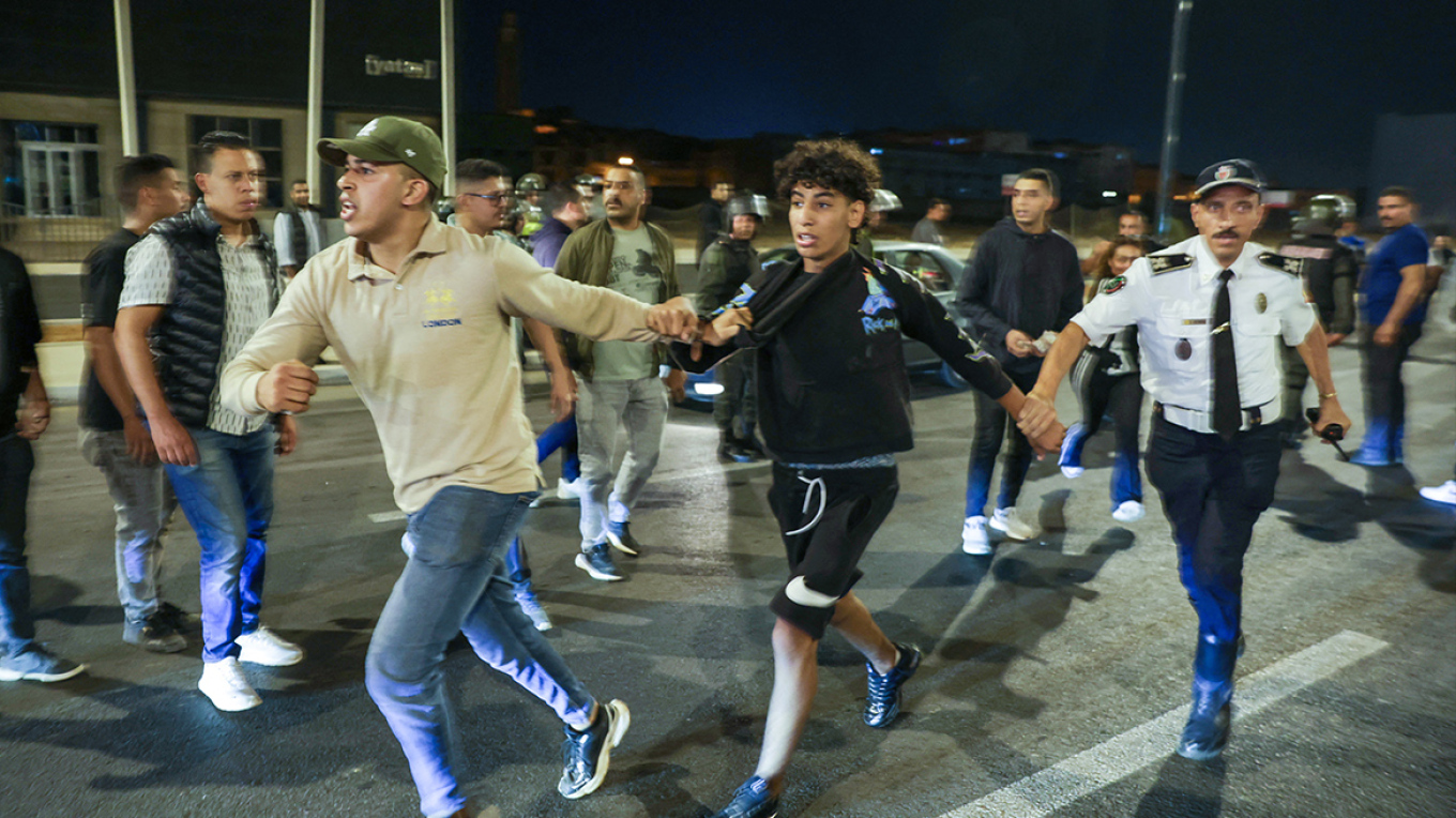 ΕΜΒΟΛΙΟ ΚΟΡΩΝΟΪΟΥ: "ΟΙ ΕΥΡΩΠΑΙΟΙ ΥΠΟΒΑΘΜΙΣΤΗΚΑΝ ΣΕ ΠΕΙΡΑΜΑΤΟΖΩΑ ...
